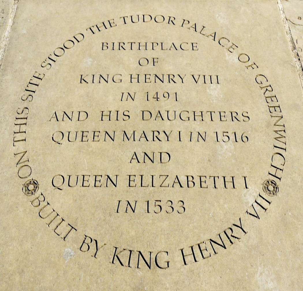 Queen Elizabeth the First, SE10 - Royal Square | Plaques of London